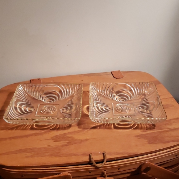 Accents | Vintage Optic Glass Luncheon Plates | Poshmark